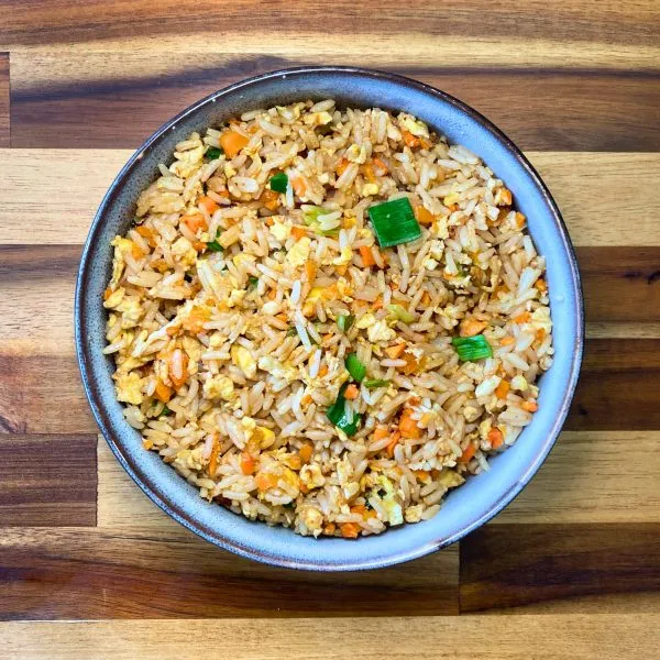 15 min Egg Fried Rice (So easy and flavorful) | Karinecooks